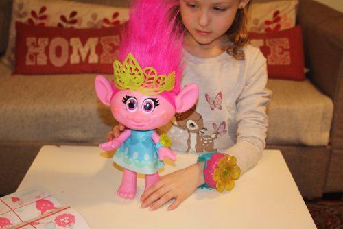 Trolls Hug Time Poppy Review • A Moment With Franca
