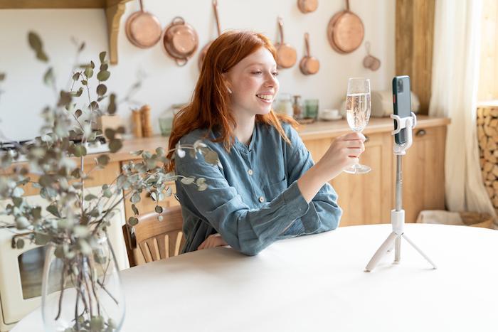 5 Top Ways To Make Your Long-Distance Relationship Last • A Moment With ...